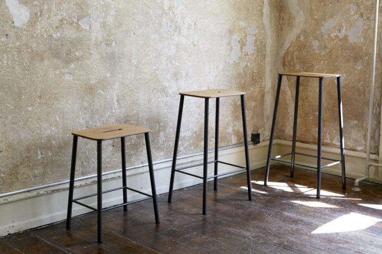 Adam Stool | Frama | H76 | Oak-Black - The Modern